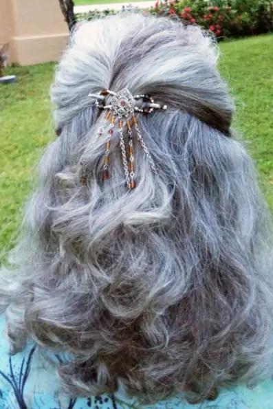 27 Best Hair Accessories for Gray Hair You’ve Got to Try! - Beautiful Life