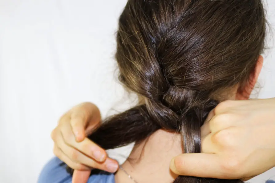 How to Braid your Hair with a Flexi Clip - Beautiful Life