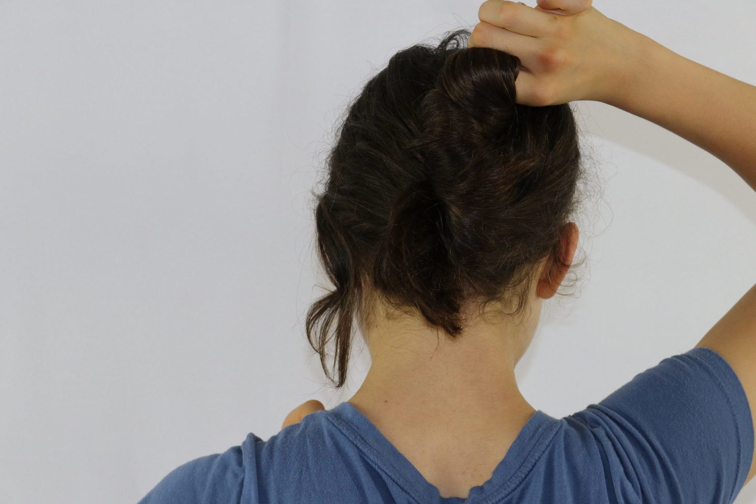 How to Do a Gibson Tuck Step-by-Step - Beautiful Life