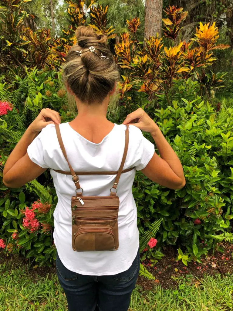 Easy Hack for Turning a Purse into a Backpack in 3 Seconds Flat ...