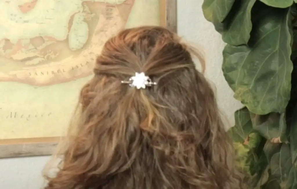 7 Super Cute Ways to Wear Mini Hair Clips (with Video & Pictures)