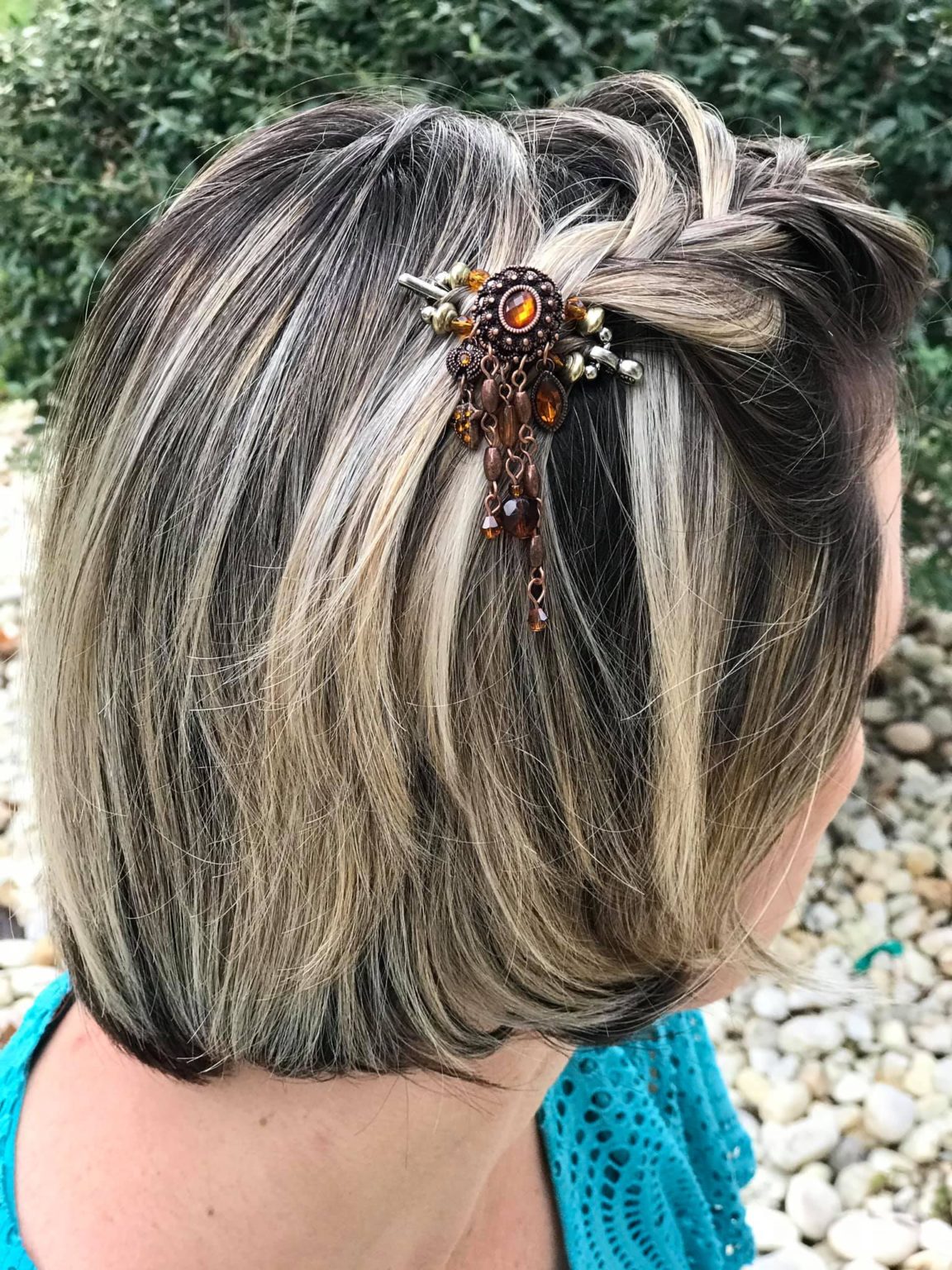 7 Super Cute Ways to Wear Mini Hair Clips (with Video & Pictures)